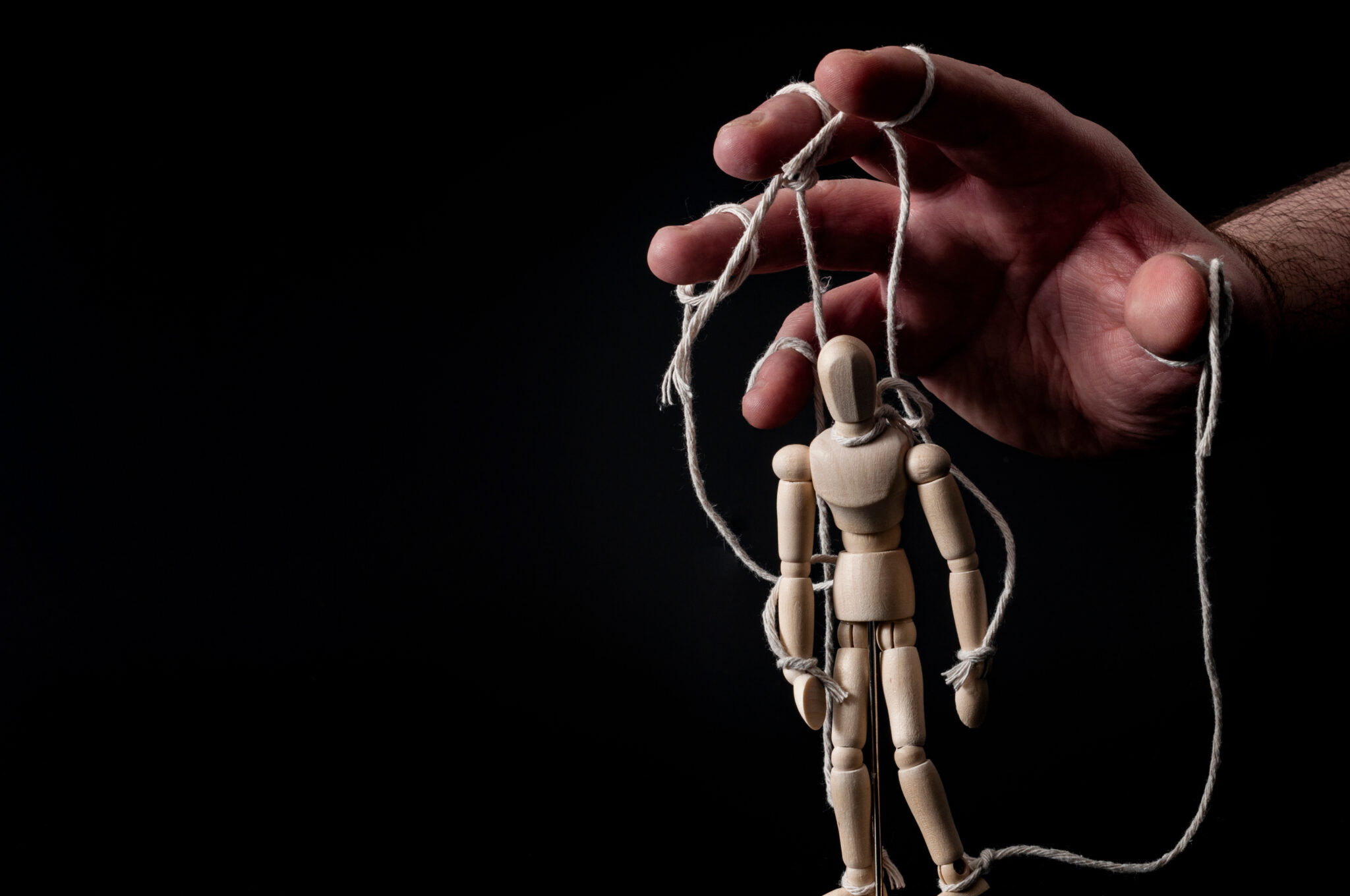 GoodTherapy | Are You Being Manipulated? Keys to Hidden A...