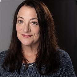 Elinor Jewett, in Santa Monica, California, 90401