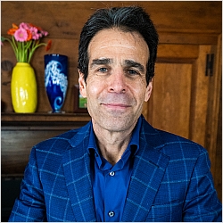 Aaron Gilbert LICSW in